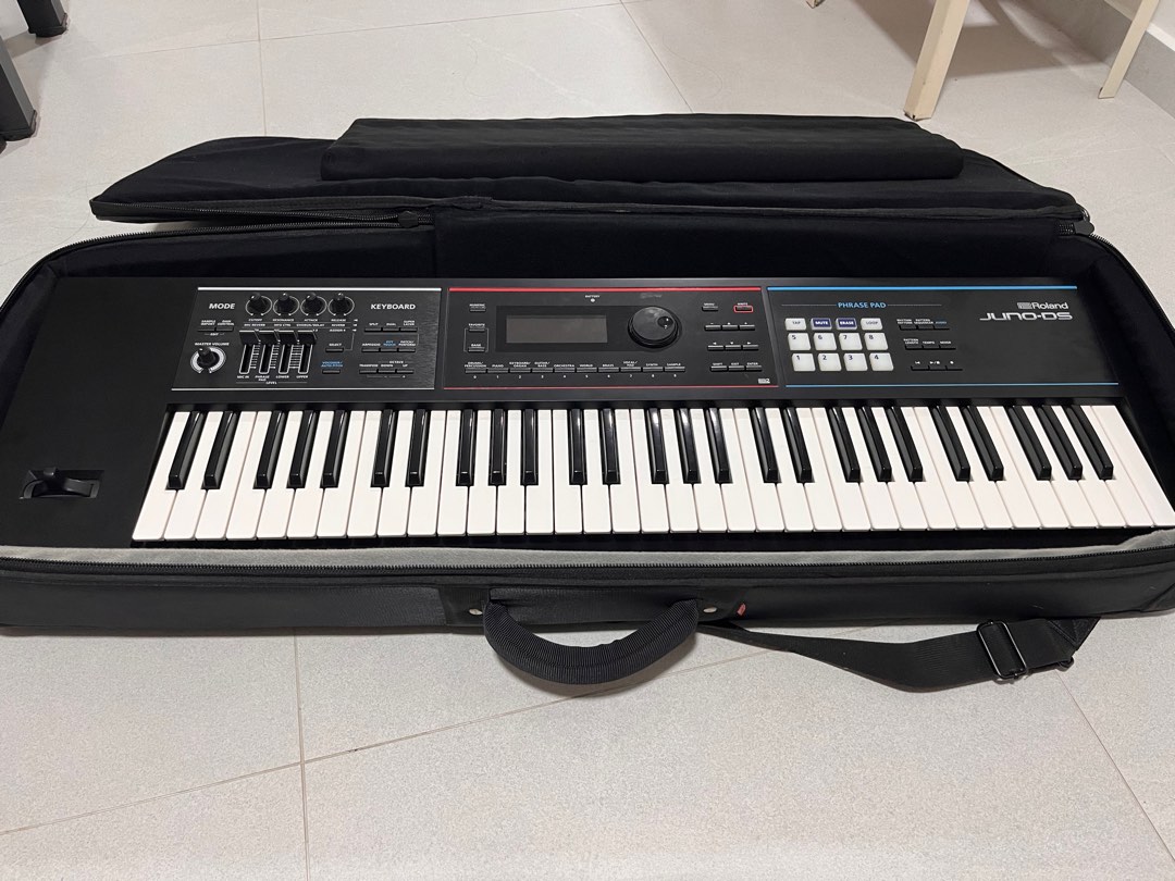 ROLAND Juno-DS 61 key synth, Hobbies & Toys, Music & Media, Musical ...