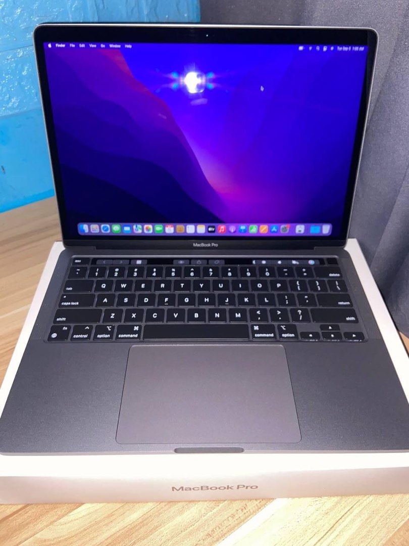 RUSH! MACBOOK PRO M2 | 1 CYCLE | COMPLETE PACKAGE | UNDER WARRANTY on Carousell