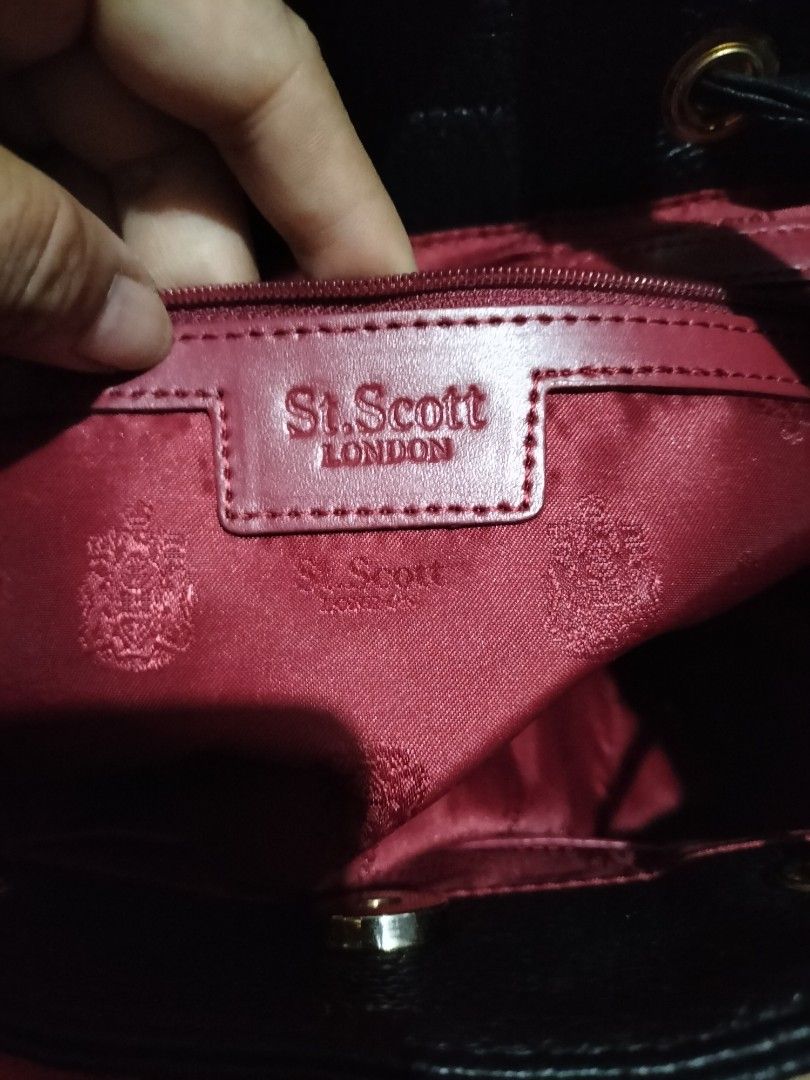 St. Scott sling serut, Fesyen Wanita, Tas & Dompet di Carousell