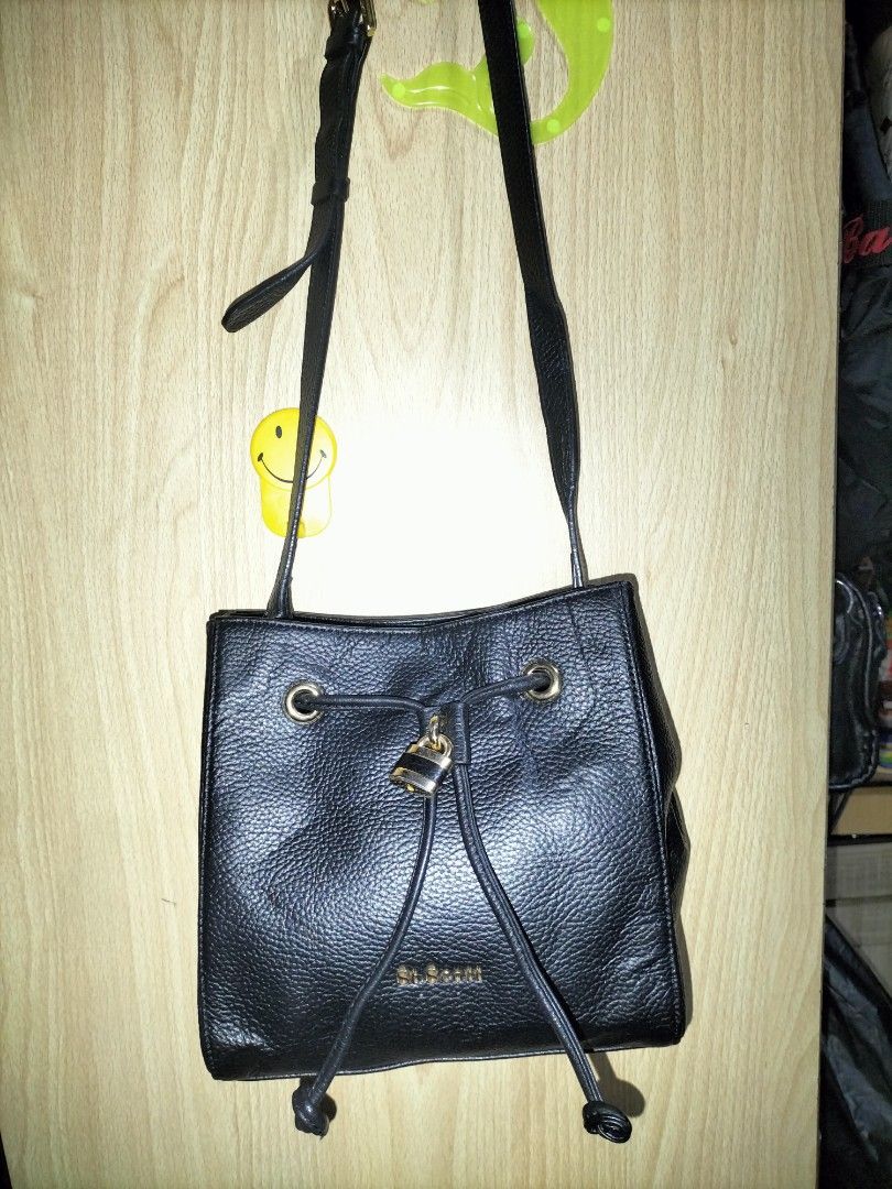 St. Scott sling serut, Fesyen Wanita, Tas & Dompet di Carousell