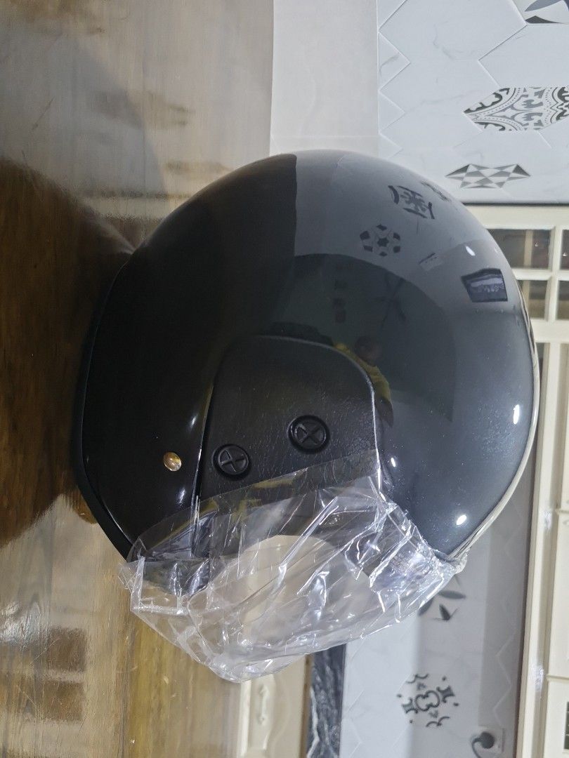 Swan Helmet, Motorbikes on Carousell