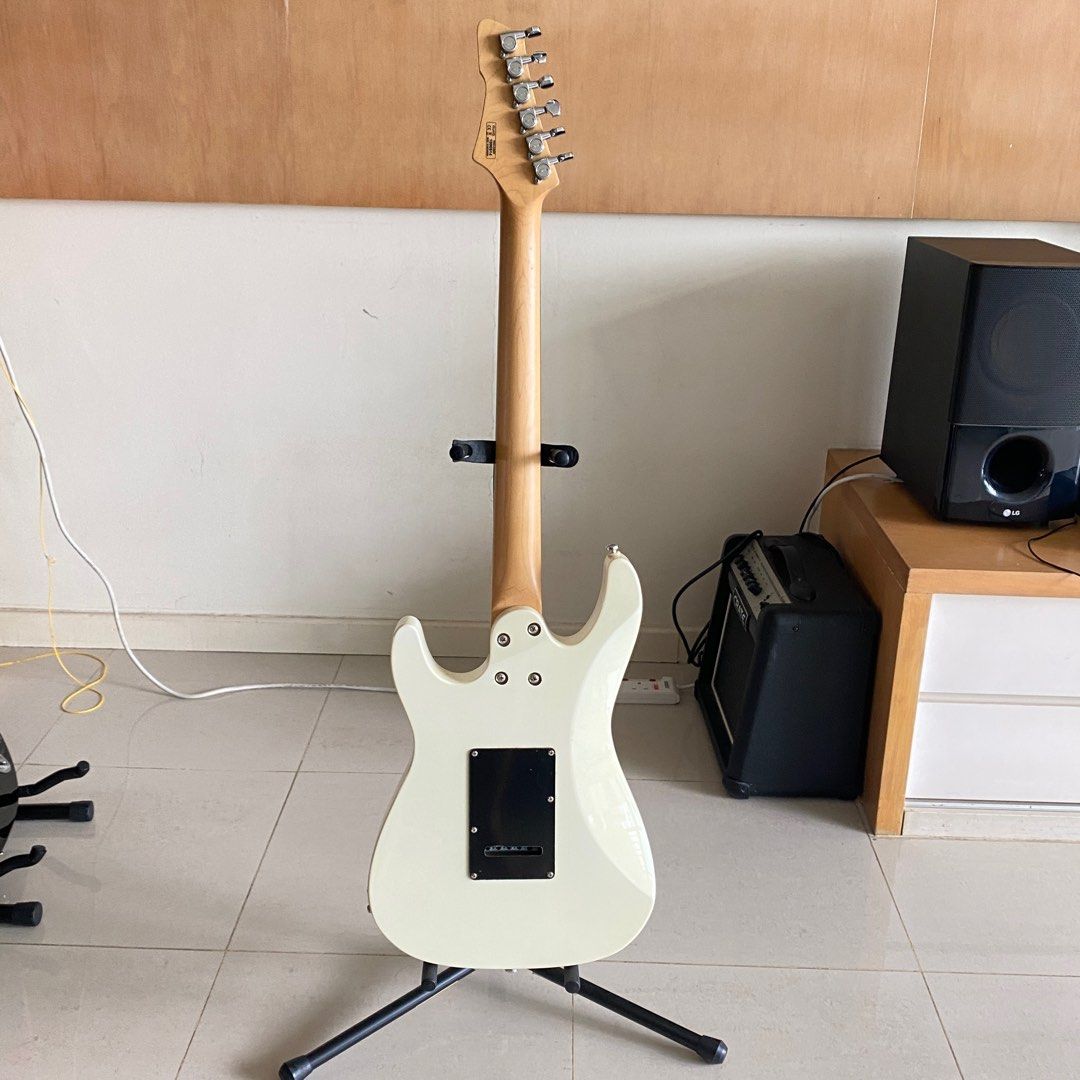 Swing Smash Stratocaster Electric Guitar, Hobbies & Toys, Music & Media ...