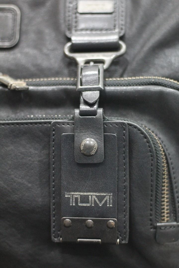 Tumi 92631DH2 - Alpha Bravo Black Leather Yuma Slim Brief / Black Tumi ...