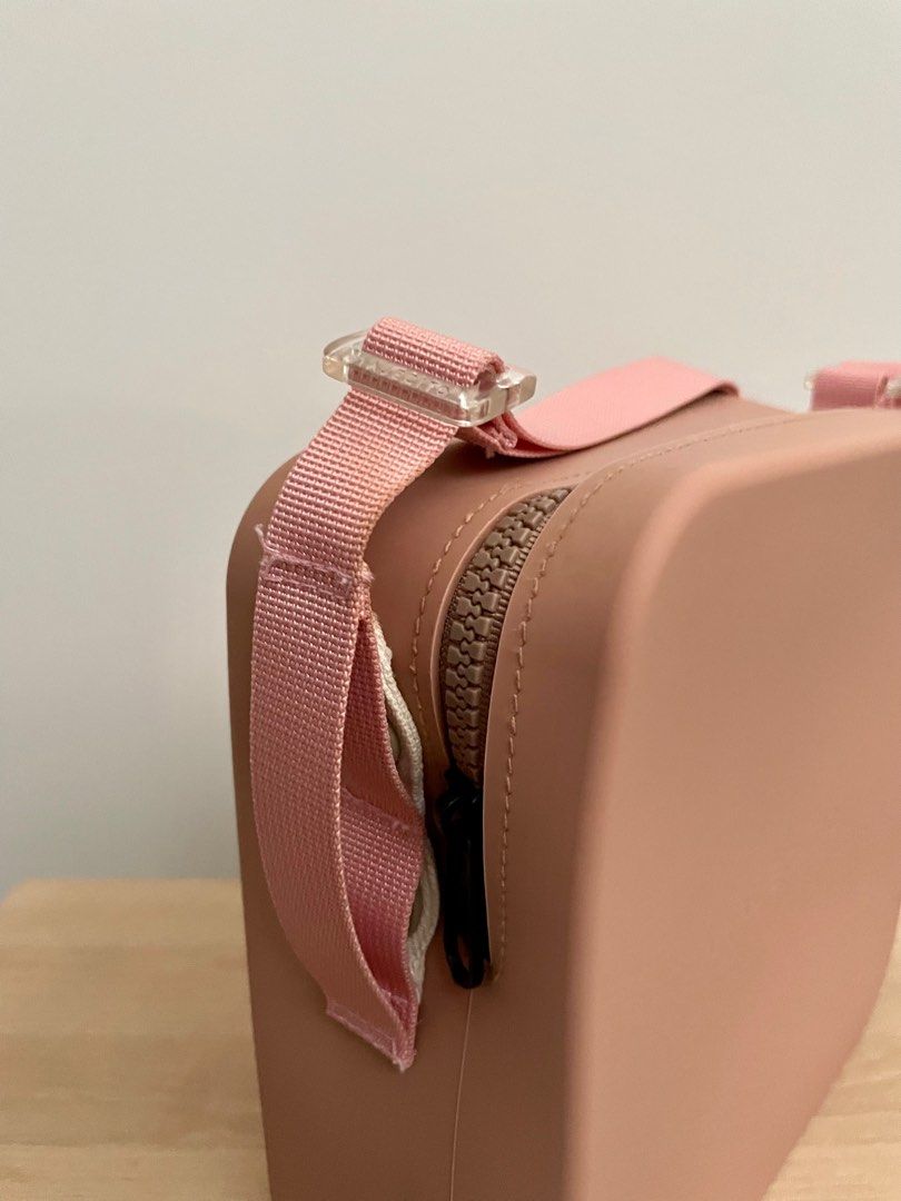 Viajecito Splashkit XL in Pink fog, Women's Fashion, Bags & Wallets ...