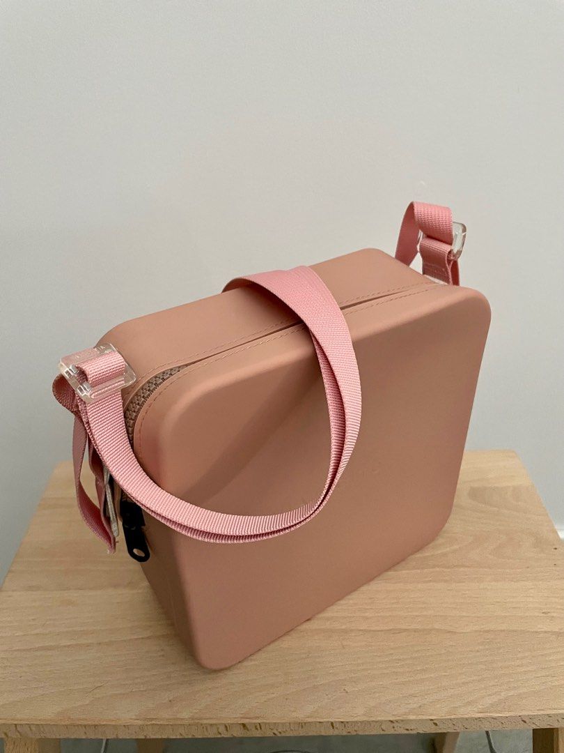 Viajecito Splashkit XL in Pink fog, Women's Fashion, Bags & Wallets ...