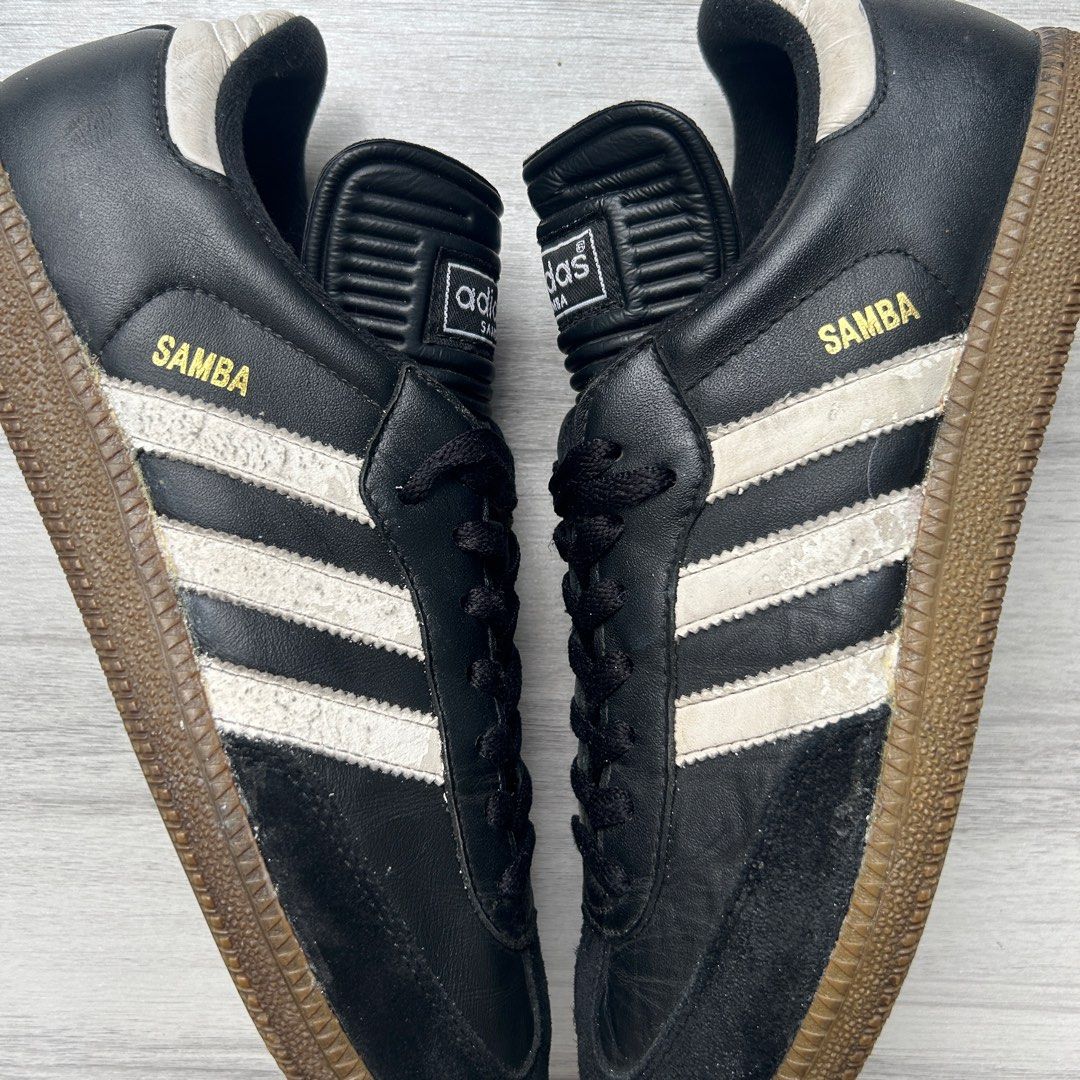 Vintage Adidas Samba Classic (9 MENS) on Carousell
