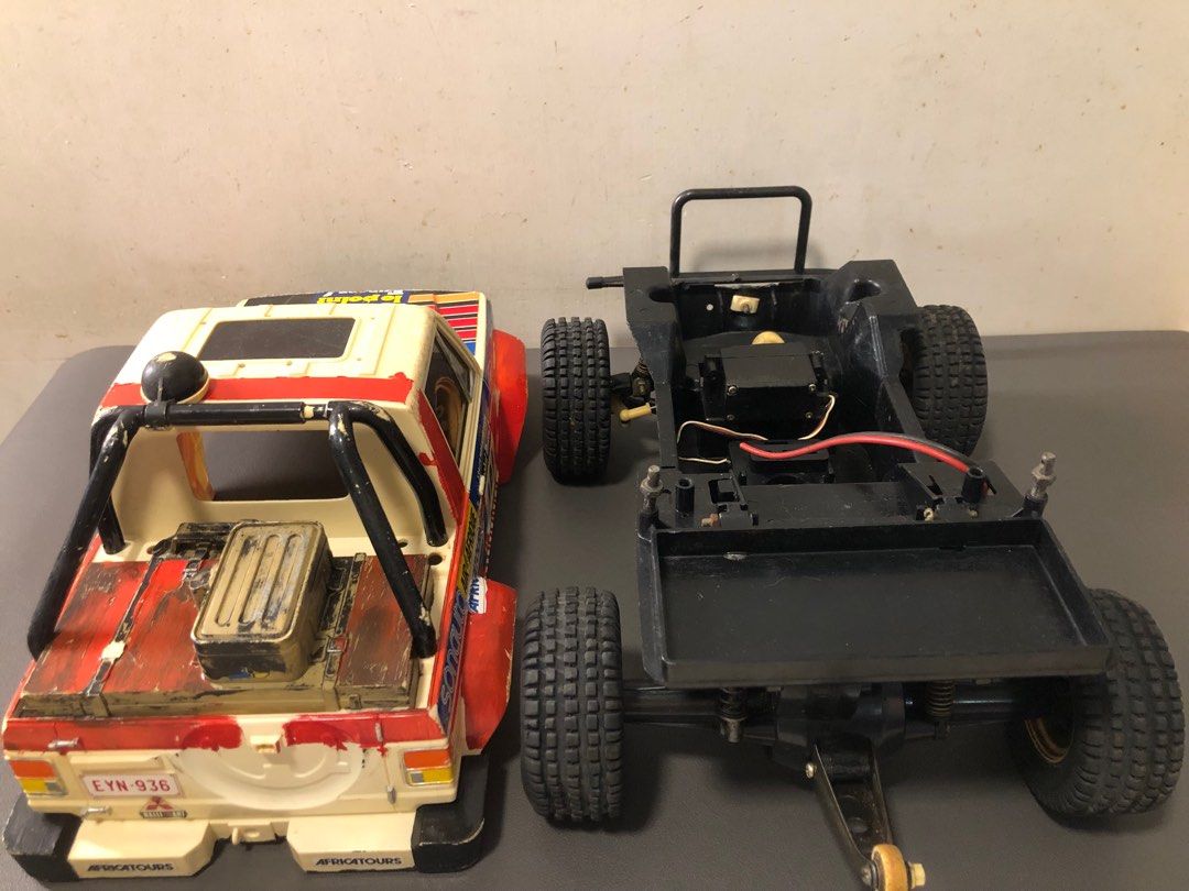 遙控車 Pajero, 興趣及遊戲, 玩具 & 遊戲類 - Carousell