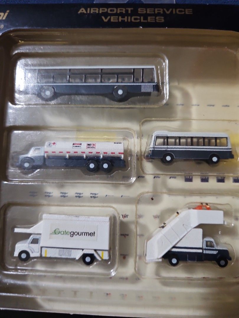 1/200 Scale Airport Service Vehicles for Diorama, Hobbies & Toys, Toys ...
