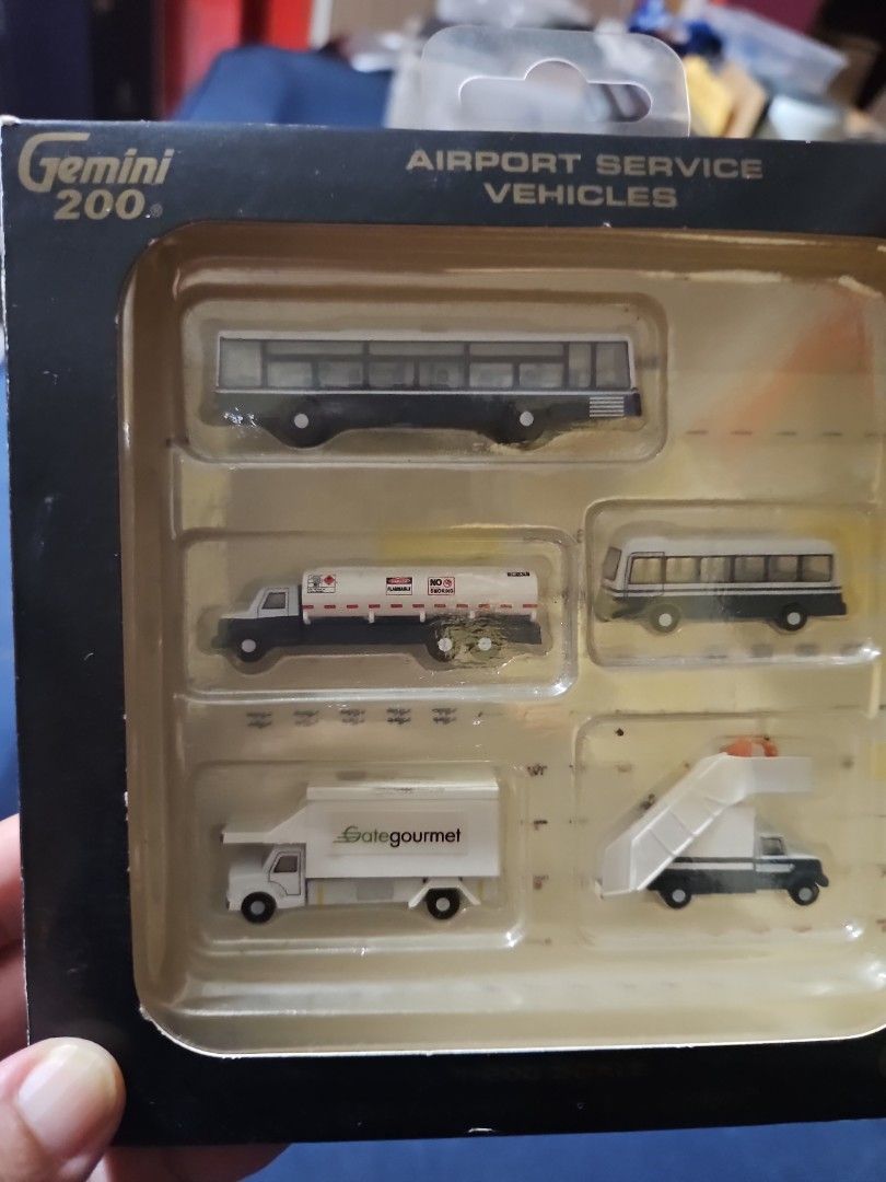 1/200 Scale Airport Service Vehicles for Diorama, Hobbies & Toys, Toys ...