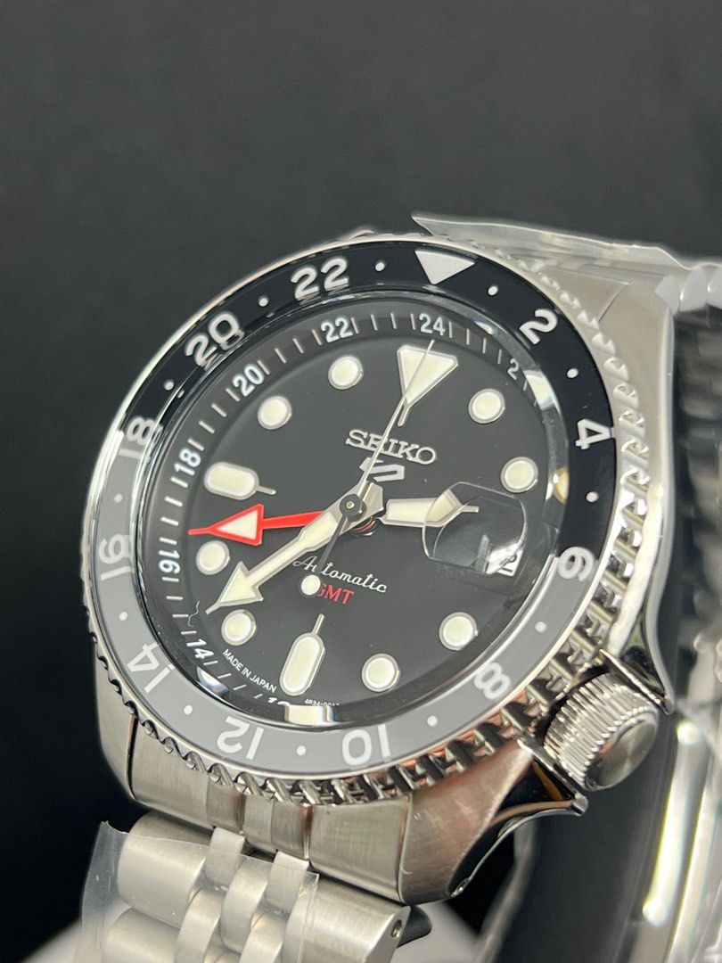 全新 現貨 Seiko 5 Sports GMT Black SBSC001 made in Japan 日本版 價錢 : $2580, 名牌 ...