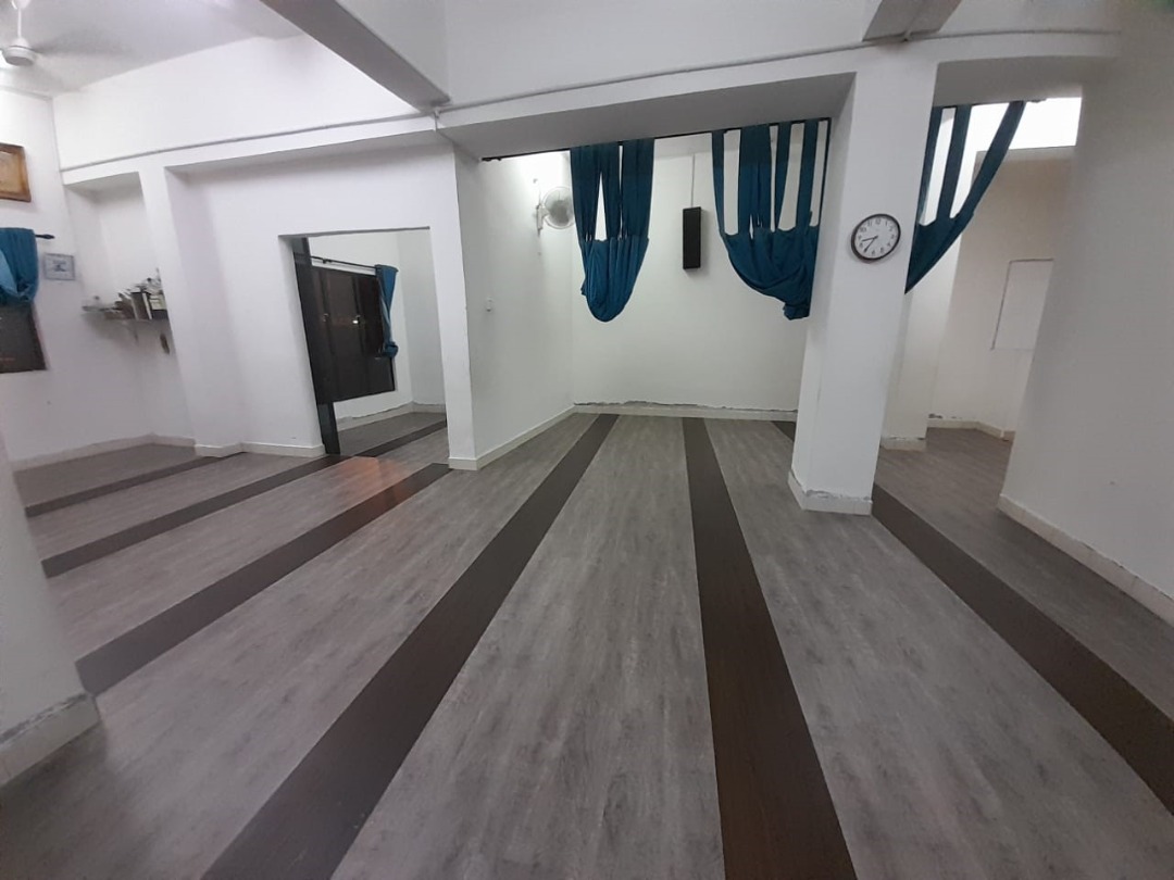 Anda boleh gunakan vinyl flooring untuk lantai surau atau masjid. Tiada ...