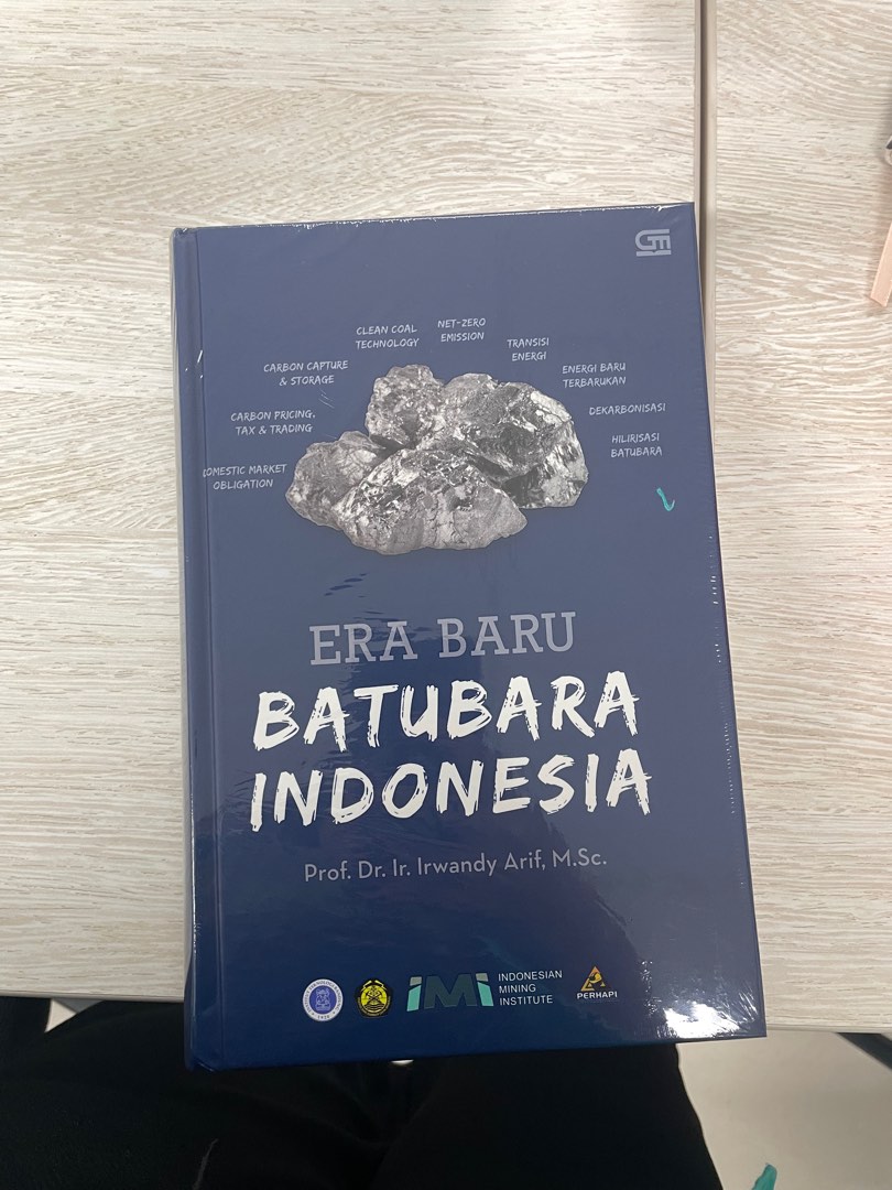 Buku batubara indonesia, Buku & Alat Tulis, Buku di Carousell