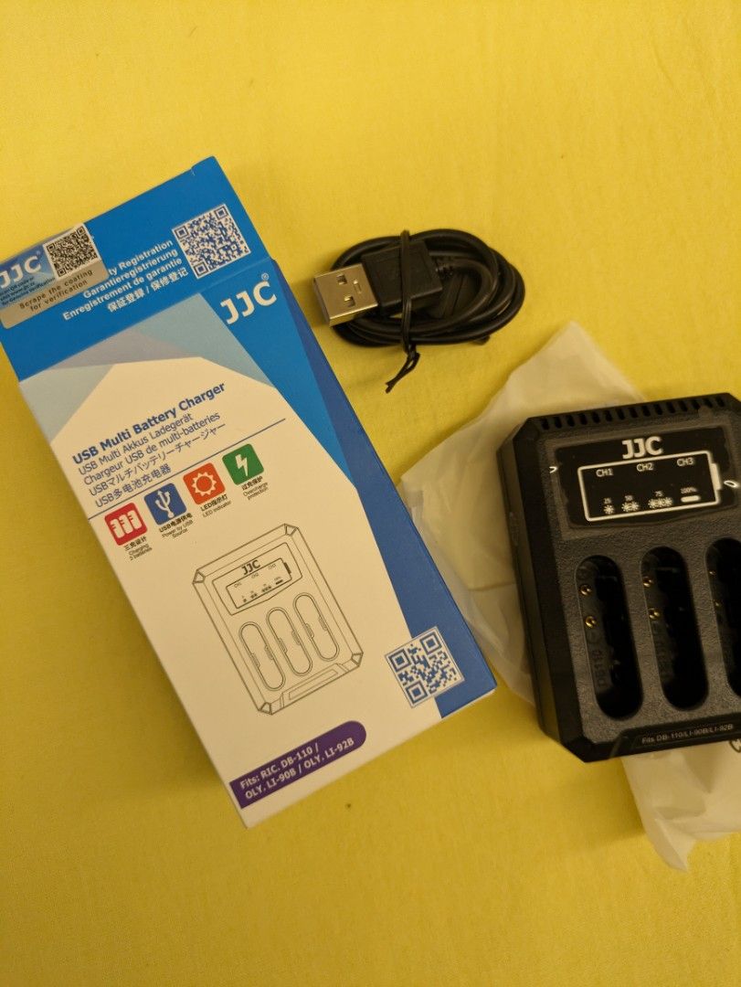 Camera DB-110 Triple charger, Photography, Cameras on Carousell