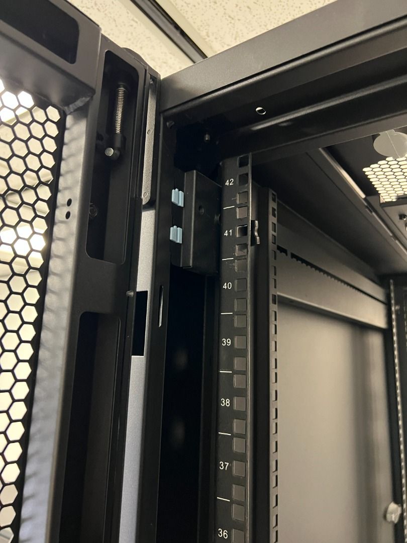 CISCO UCS C220 M4 42u 600cm Server Rack, 電腦＆科技, 電腦周邊及配件, Wifi及上網相關產品 ...