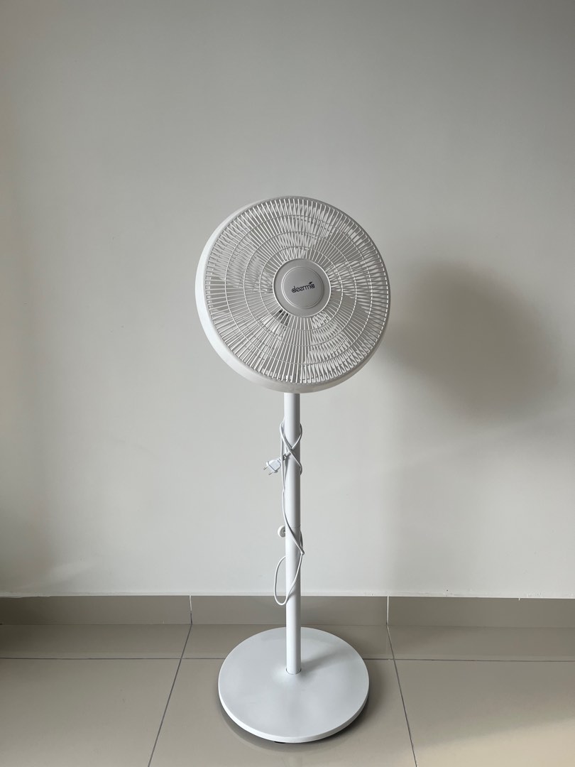 Deerma Minimalist White Standing Fan, Furniture & Home Living, Lighting ...