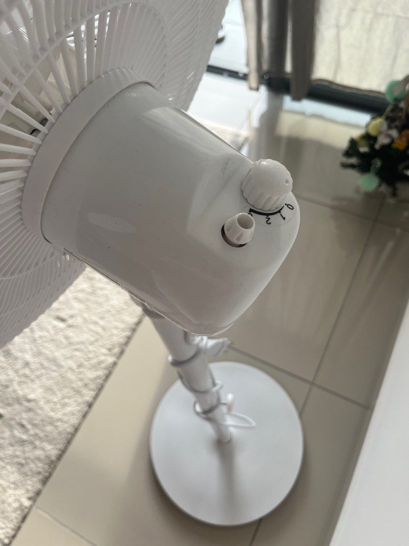 Deerma Minimalist White Standing Fan, Furniture & Home Living, Lighting ...