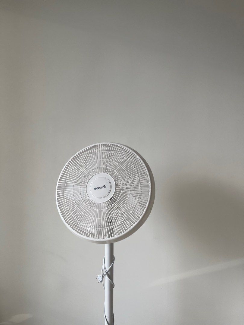 Deerma Minimalist White Standing Fan, Furniture & Home Living, Lighting ...