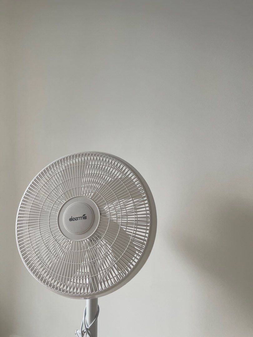 Deerma Minimalist White Standing Fan, Furniture & Home Living, Lighting ...