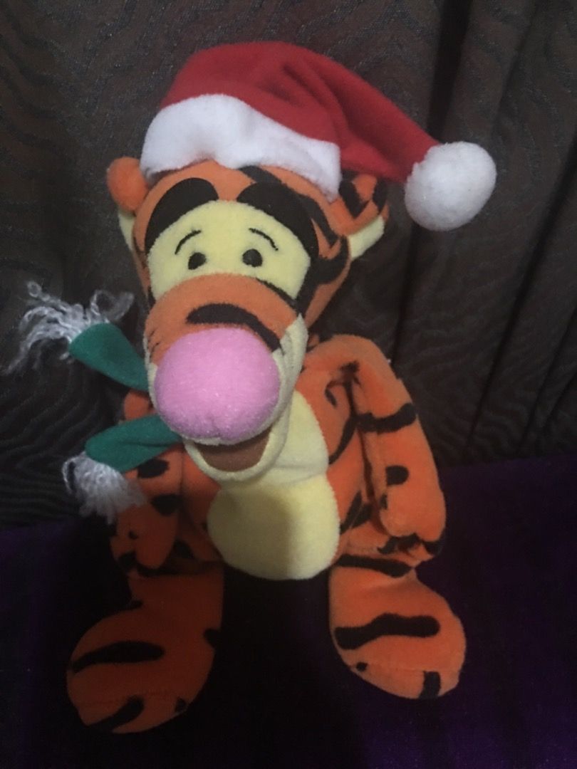 Disney Santa Tigger, Hobbies & Toys, Memorabilia & Collectibles, K-Wave ...