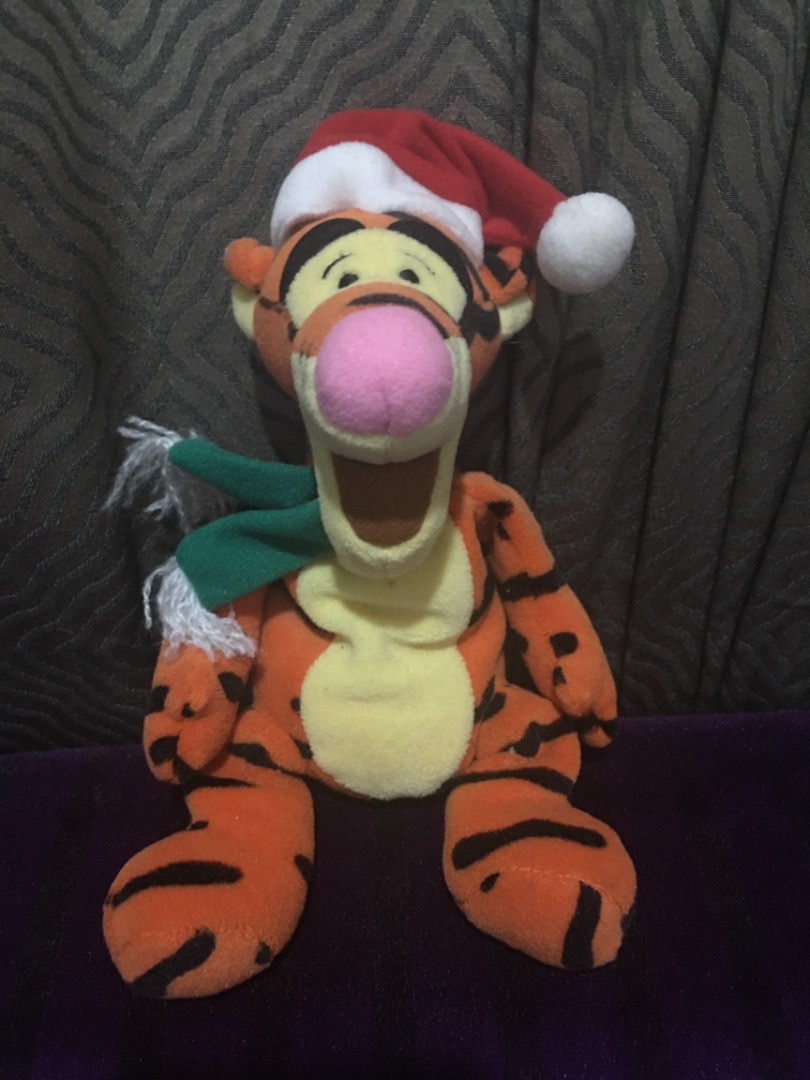 Disney Santa Tigger, Hobbies & Toys, Memorabilia & Collectibles, K-Wave ...