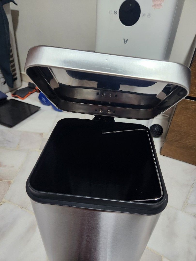 Dustbin, Furniture & Home Living, Cleaning & Homecare Supplies, Waste ...