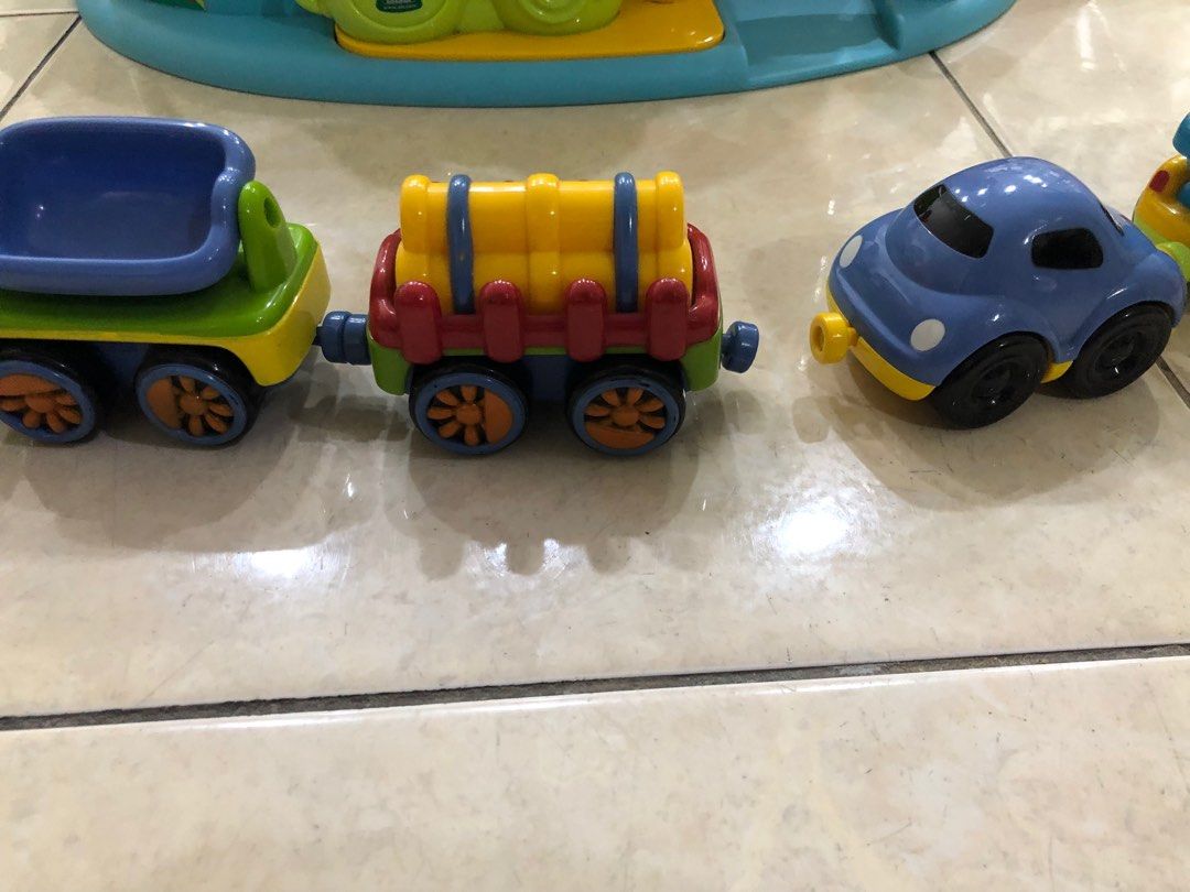 Elc whizz world car wash, Bayi & Anak, Mainan & Baby Walker di Carousell