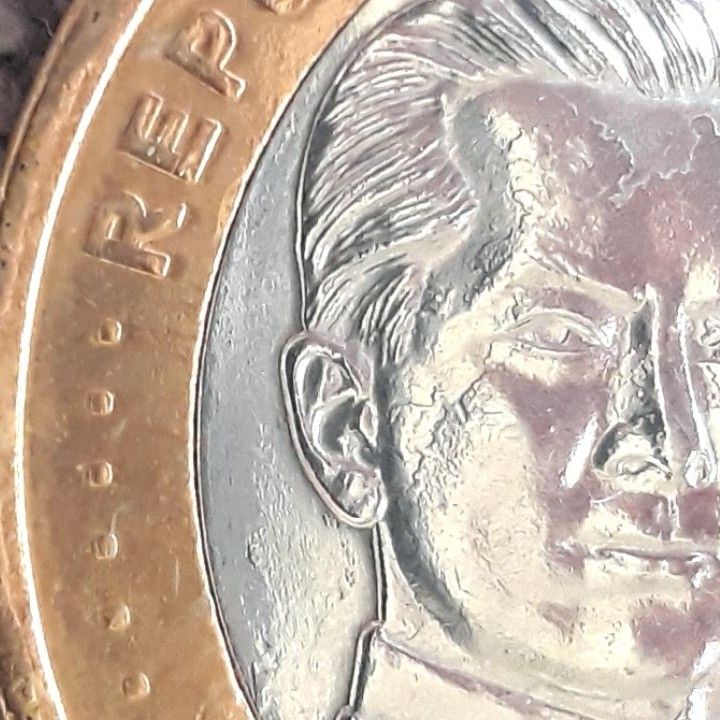 ERROR COIN 20 PISO UPPER MINT MARK, Hobbies & Toys, Memorabilia ...