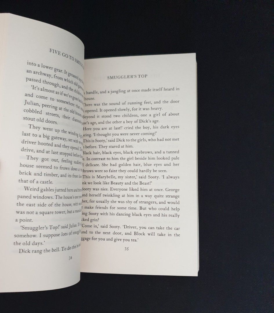 Five Go to Smuggler's Top: The Famous Five, Book 4, Hobbies & Toys ...