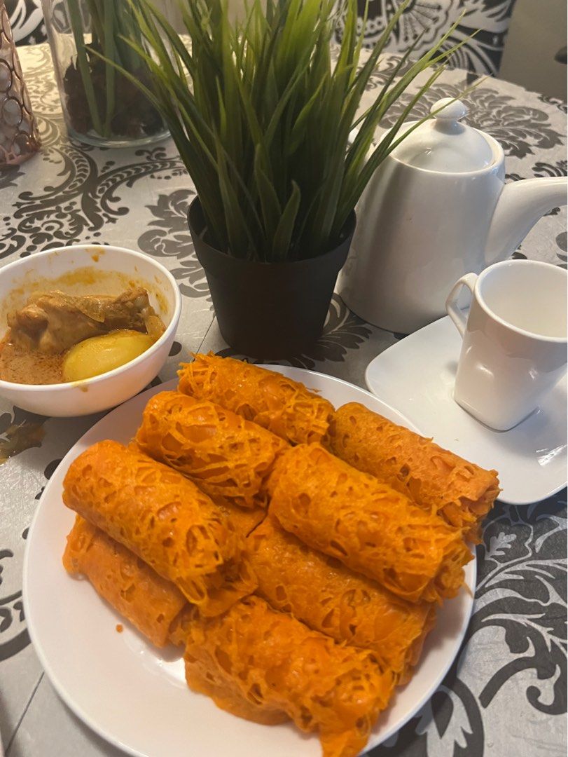 Frozen curry puffs, malay kuih muih , Roti kirai with curry , Tahu ...