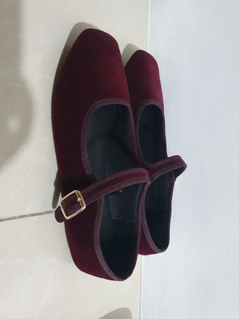 GU Red Velvet Mary Jane Flat Shoes on Carousell