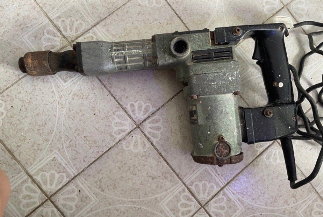 Hitachi concrete hacking machine H41 Hammer, Furniture & Home Living ...