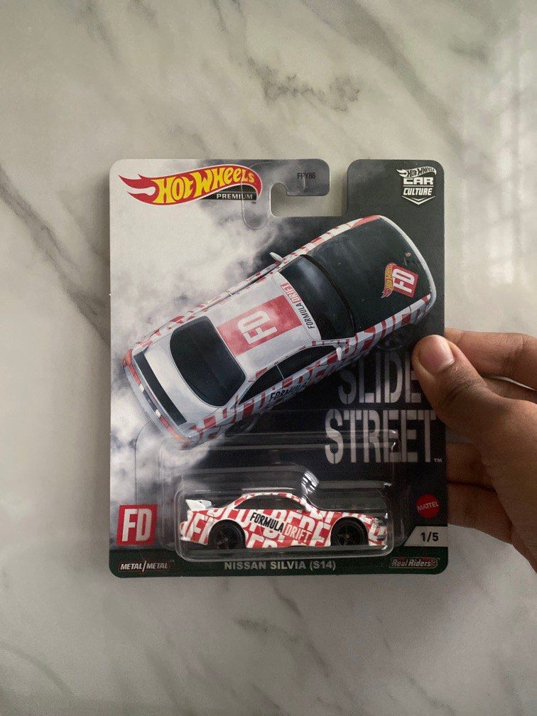 Hot Wheels Slide Street Nissan Silvia (S14) Red/White, Hobbies & Toys ...
