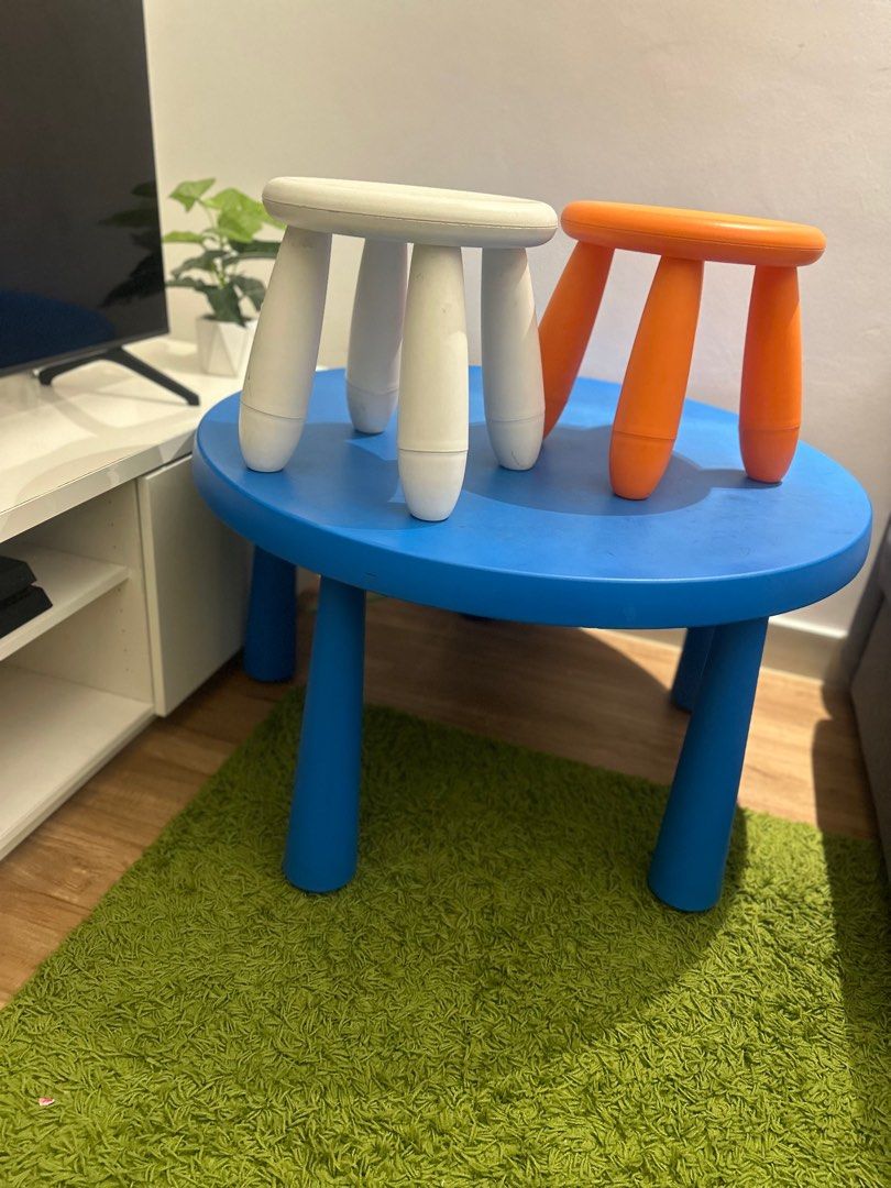 IKEA ROUND STUDY TABLE WITH 2 CHAIRS, Furniture & Home Living ...