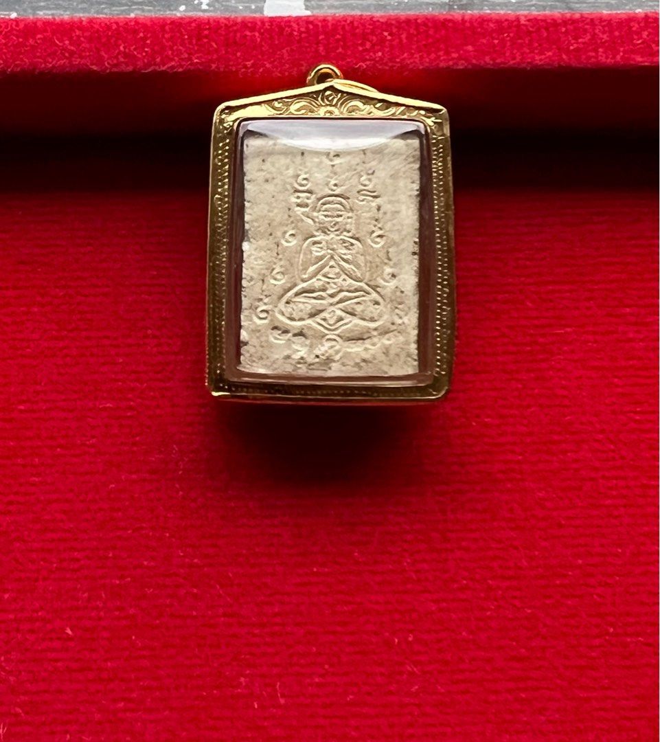 Lp Kong Phra Somdej Rung Khao Phim Klang, Hobbies & Toys, Memorabilia ...