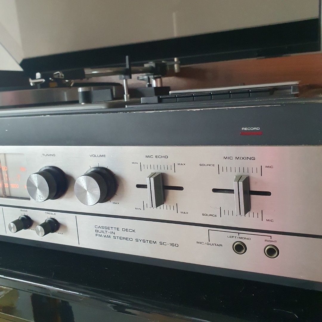 Lumang turntable Technics plaka vinyl player radio cassette tape player ...