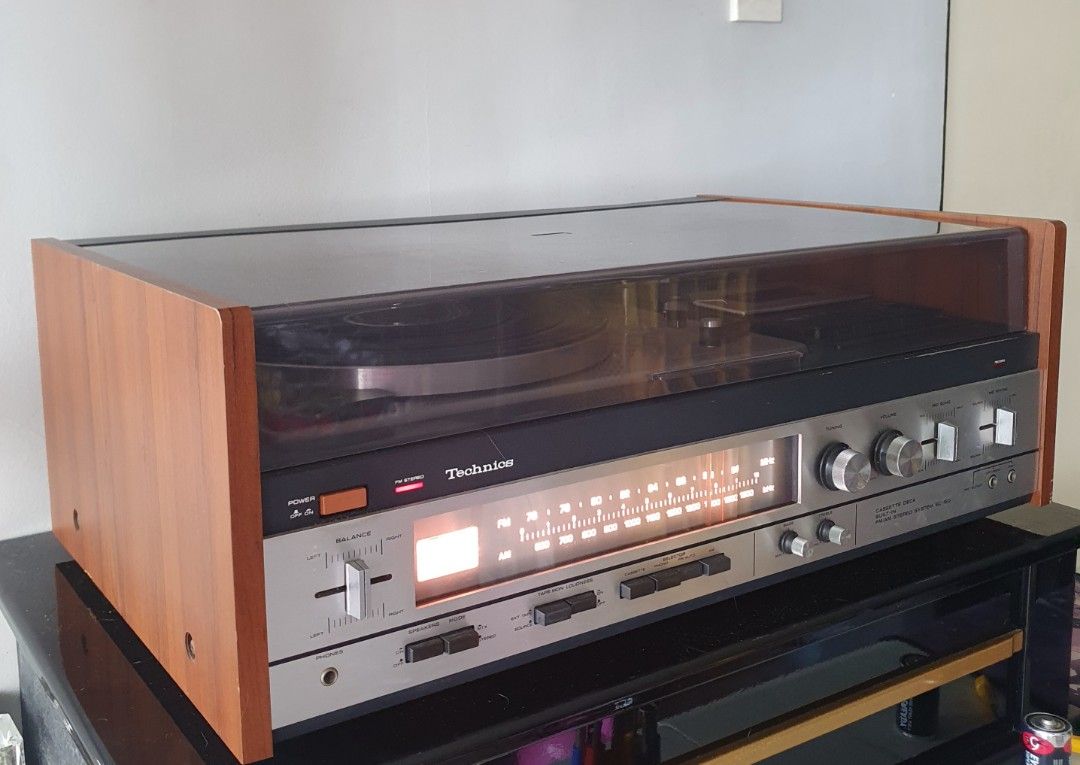 Lumang turntable Technics plaka vinyl player radio cassette tape player ...