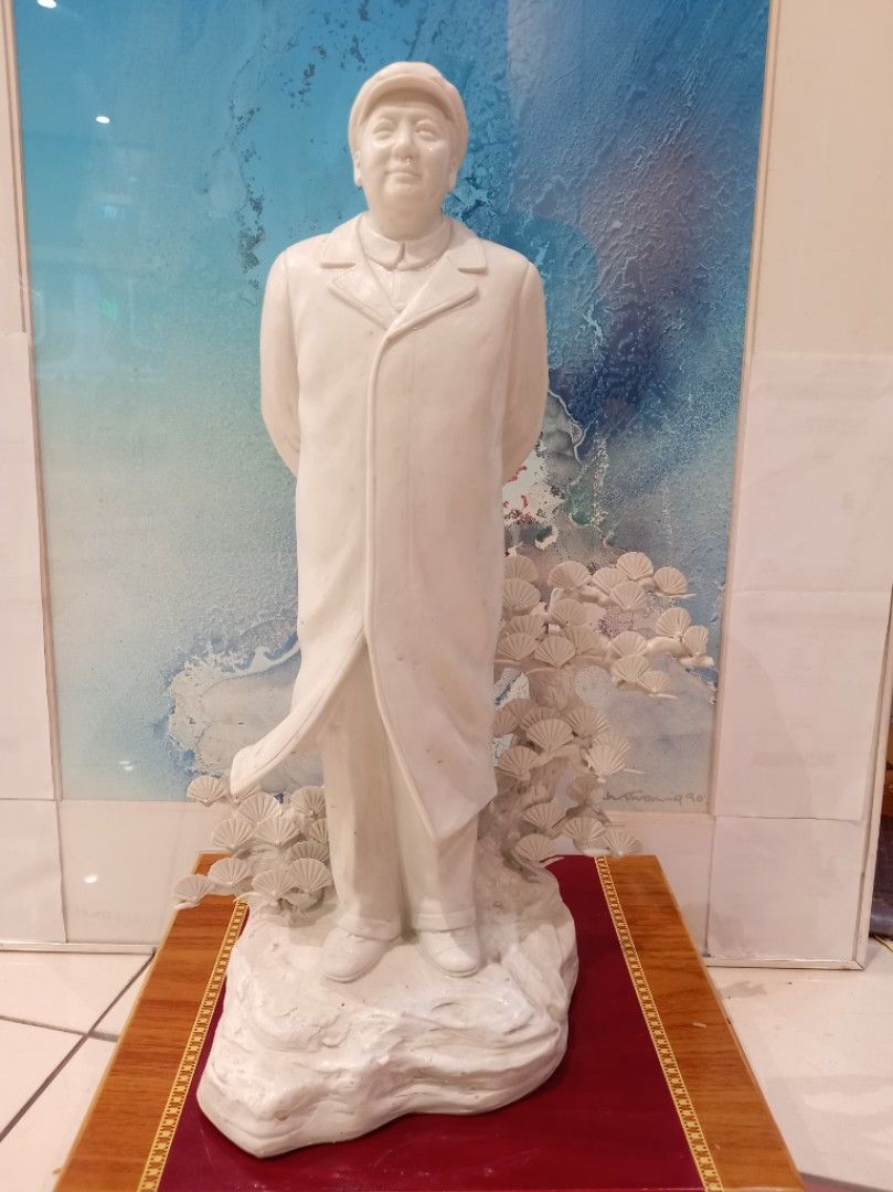 Mao Zedong porcelain statue 43cm 毛泽东瓷像, Hobbies & Toys, Memorabilia ...