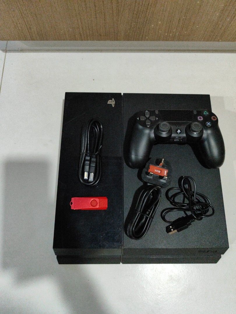 Modded PS4 on firmware 9.00 with controller and cables, Video Gaming ...