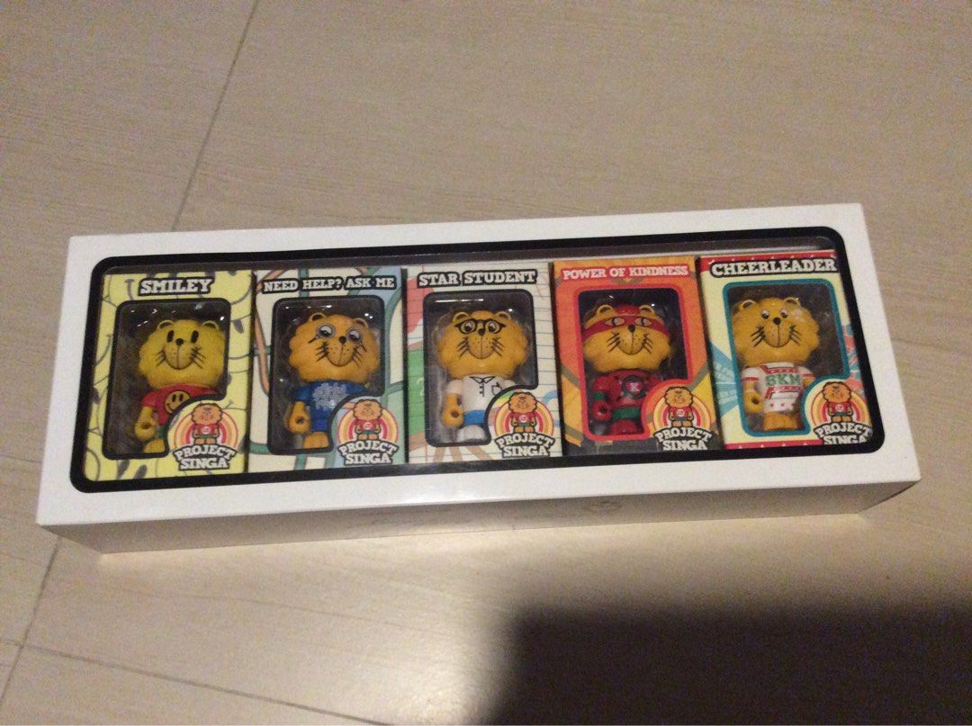 NDP Singa lion SG 50 box set. Rare and mint condition, with free gift ...