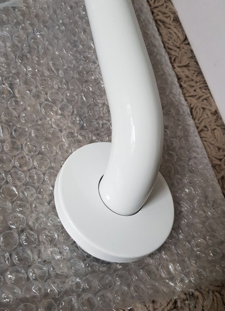 New Imported 16in 30mm Powdercoated Rust Resistant Amazon Basics Toilet ...