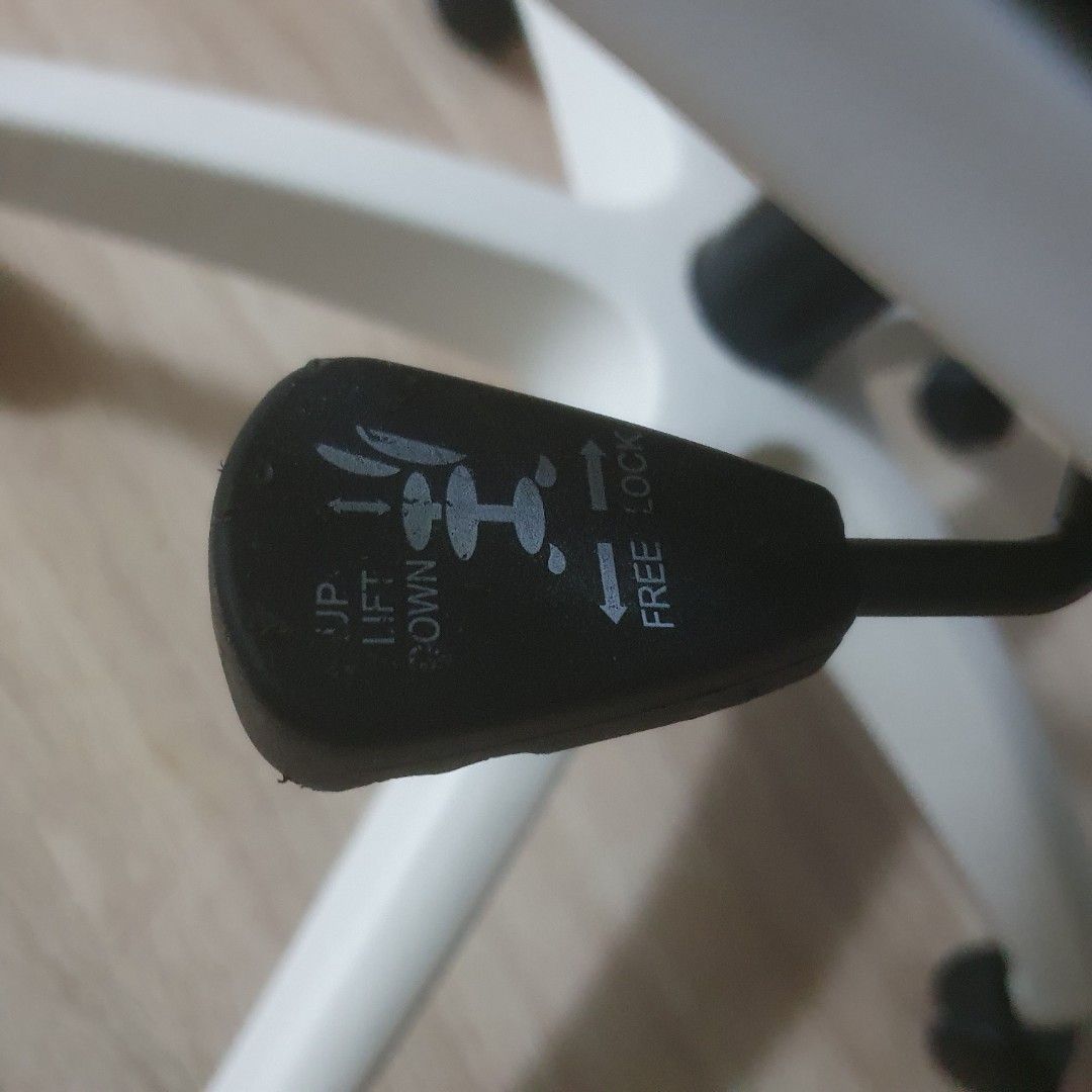 Office Chsir, Furniture & Home Living, Furniture, Chairs on Carousell