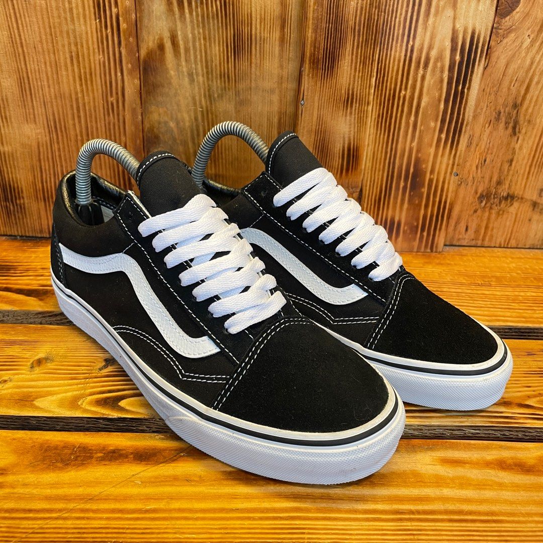 Oldskool Classic BNW on Carousell