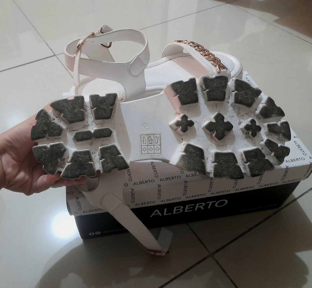 Out of Stock ALBERTO White Chunky Wedge Sandals, Women's Fashion ...