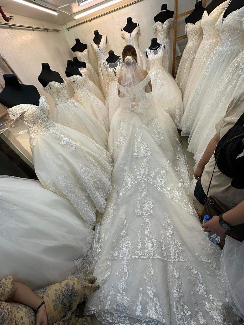 Plus size Long Trail Wedding Dress, Women's Fashion, Dresses & Sets ...