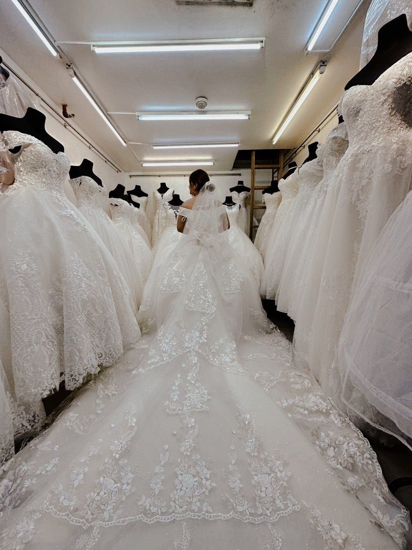 Plus size Long Trail Wedding Dress, Women's Fashion, Dresses & Sets ...