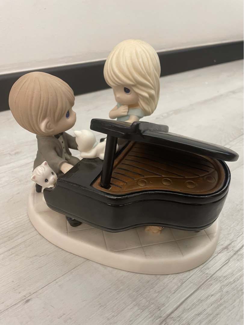 Precious Moments Figurine - piano, Hobbies & Toys, Memorabilia ...