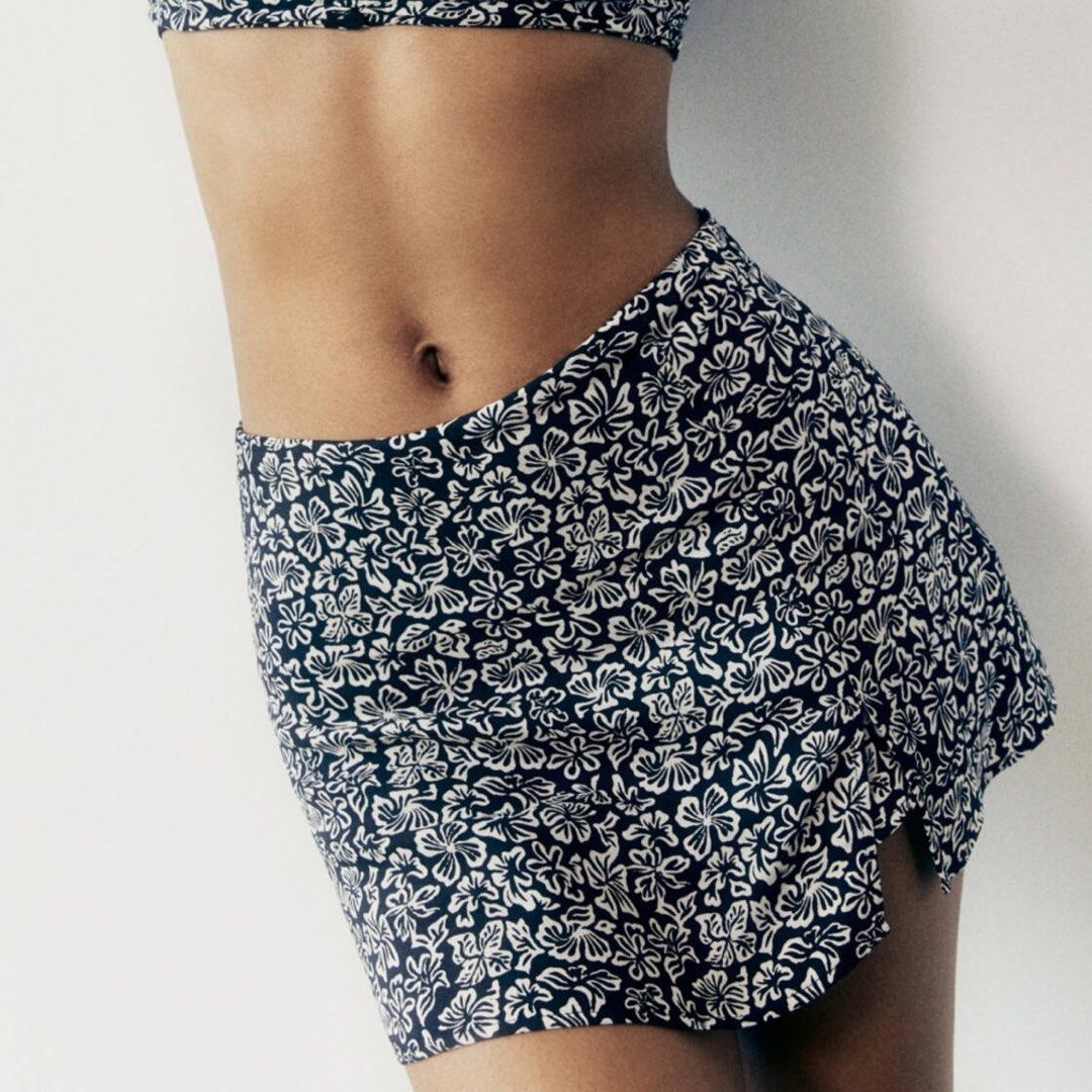 Pull & Bear Floral Skort, Women's Fashion, Bottoms, Shorts on Carousell