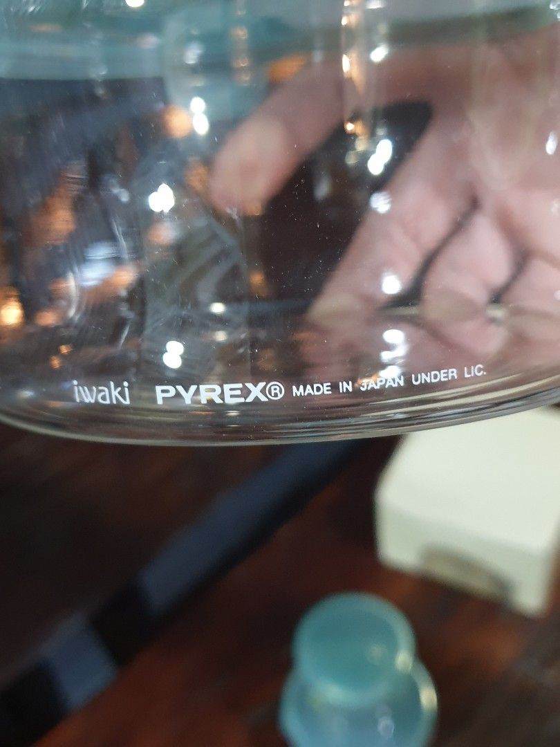 Pyrex/iwaki food storage on Carousell