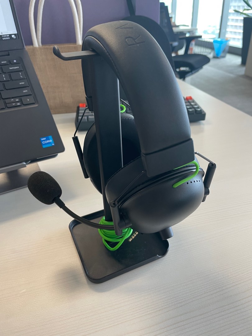 Razor Blackshark V2, Audio, Headphones & Headsets on Carousell