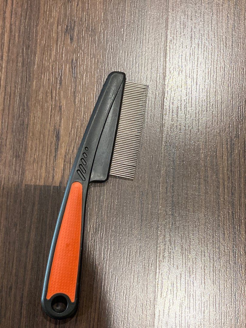 Sikat Kutu lice comb, Beauty & Personal Care, Hair on Carousell